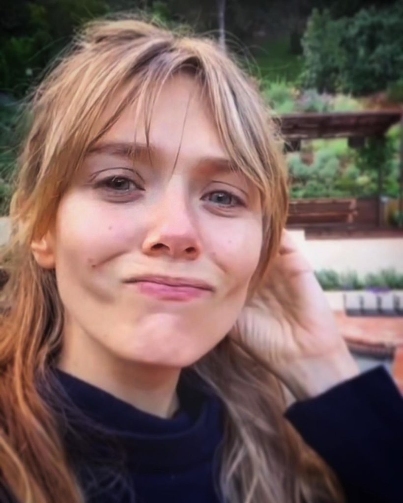 75+ Elizabeth Olsen Hairstyles 2023