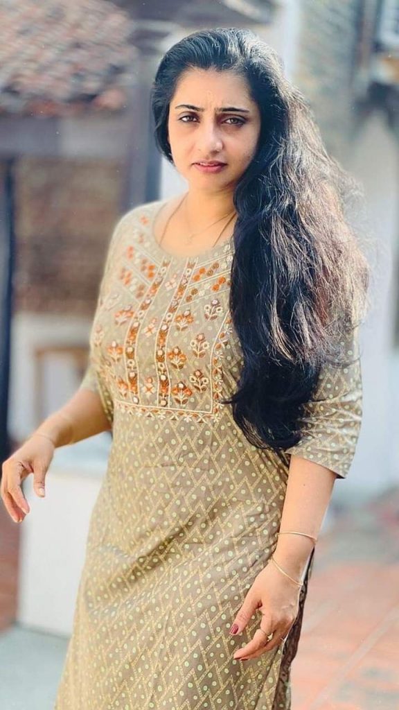 145+ Most Flattering Hairstyles for Tall Girls