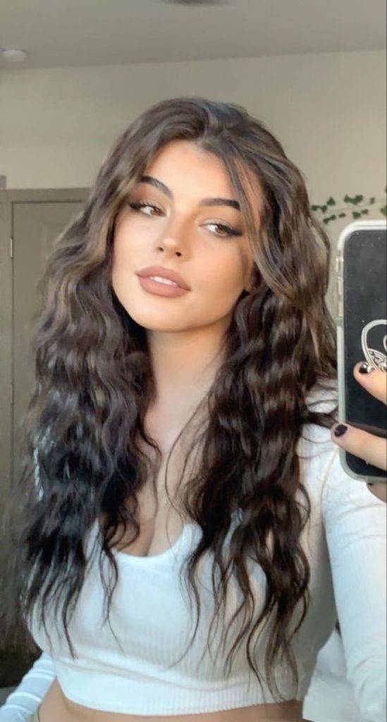 300+ Haircuts and Hairstyles for Heart Face Shape Women