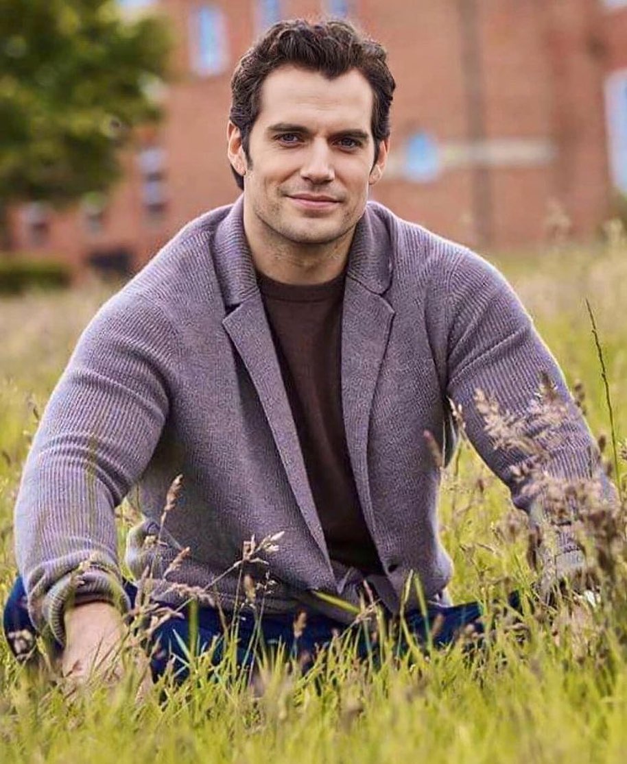 Latest Henry Cavill Hairstyles in 2023