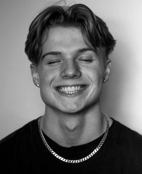 Center Parted Hairstyles for Men